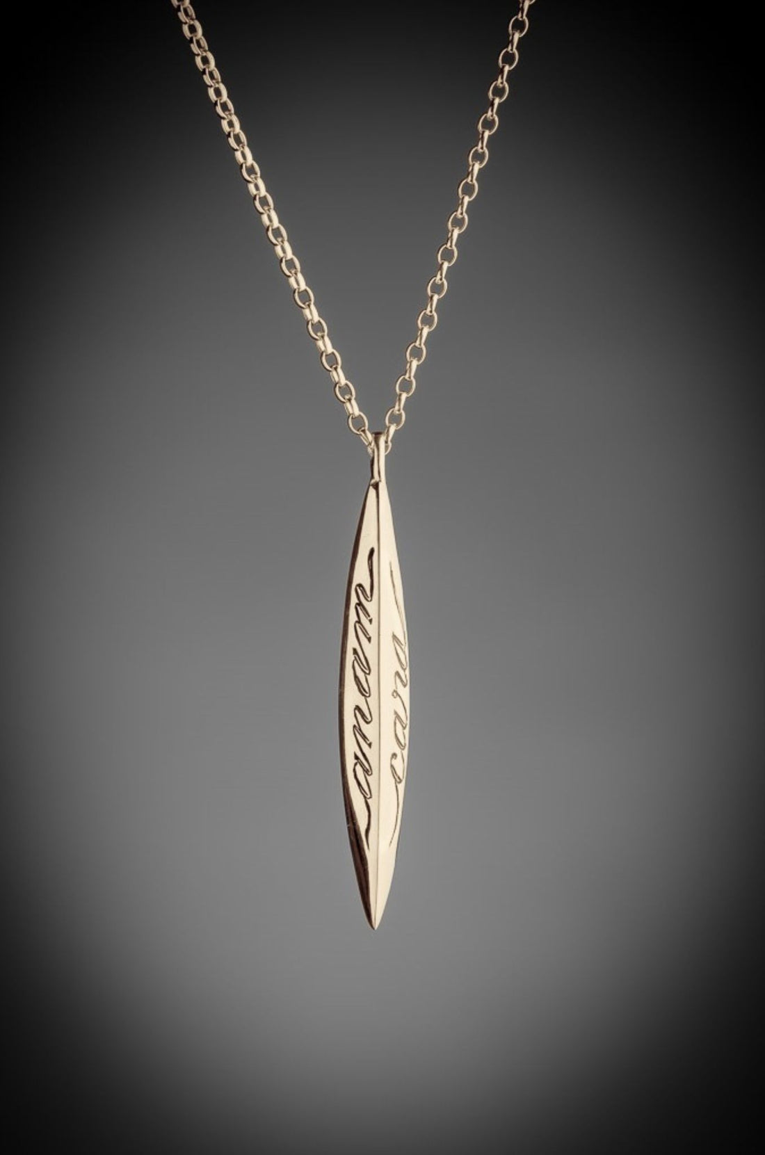 Gold Script Anam Cara Pendant – Claddagh Design