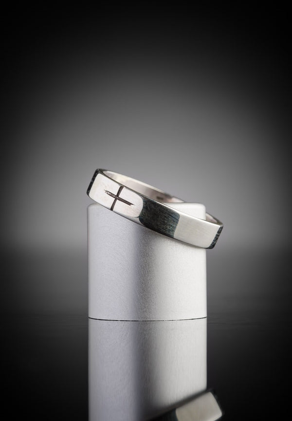 Silver Ogham Ring Ladies – Claddagh Design